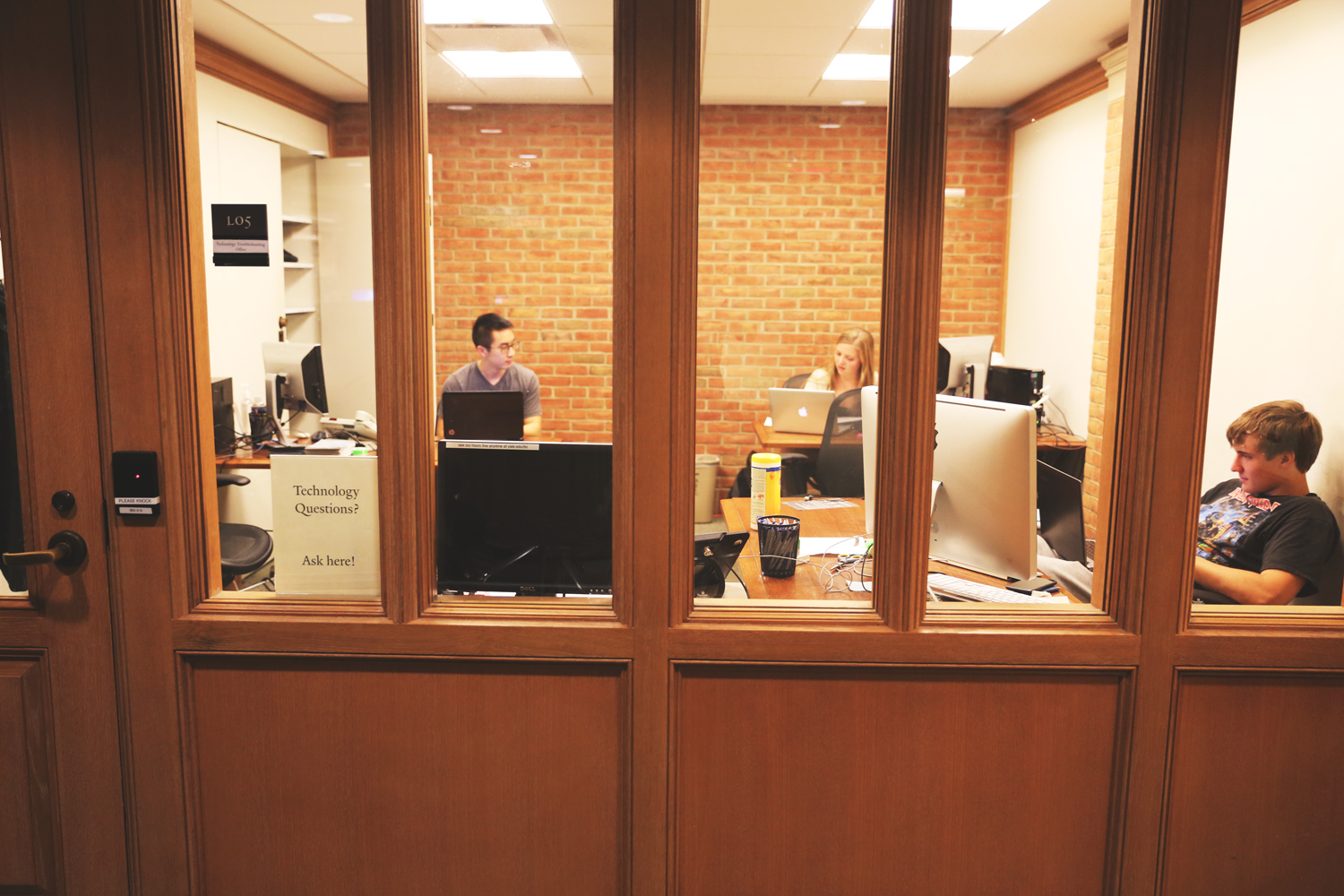 Hours after failing, Yale server restored - Yale Daily News