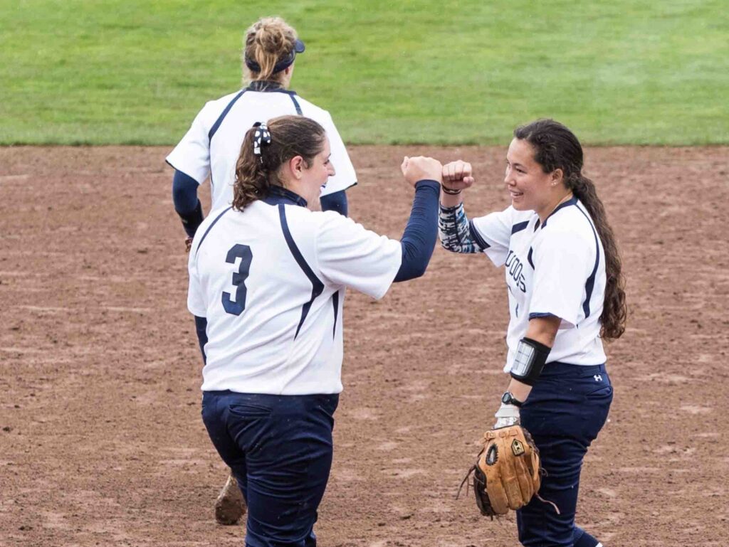 SOFTBALL: Three wins keep Yale in playoff hunt - Yale Daily News