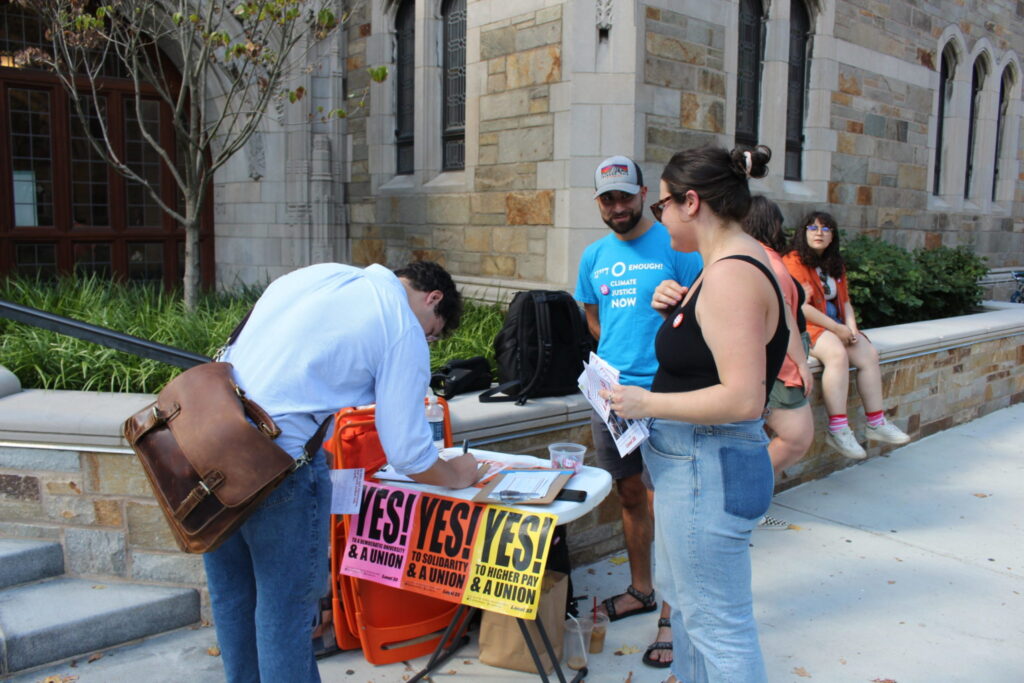 Yale’s graduate students begin union card-collection campaign - Yale ...